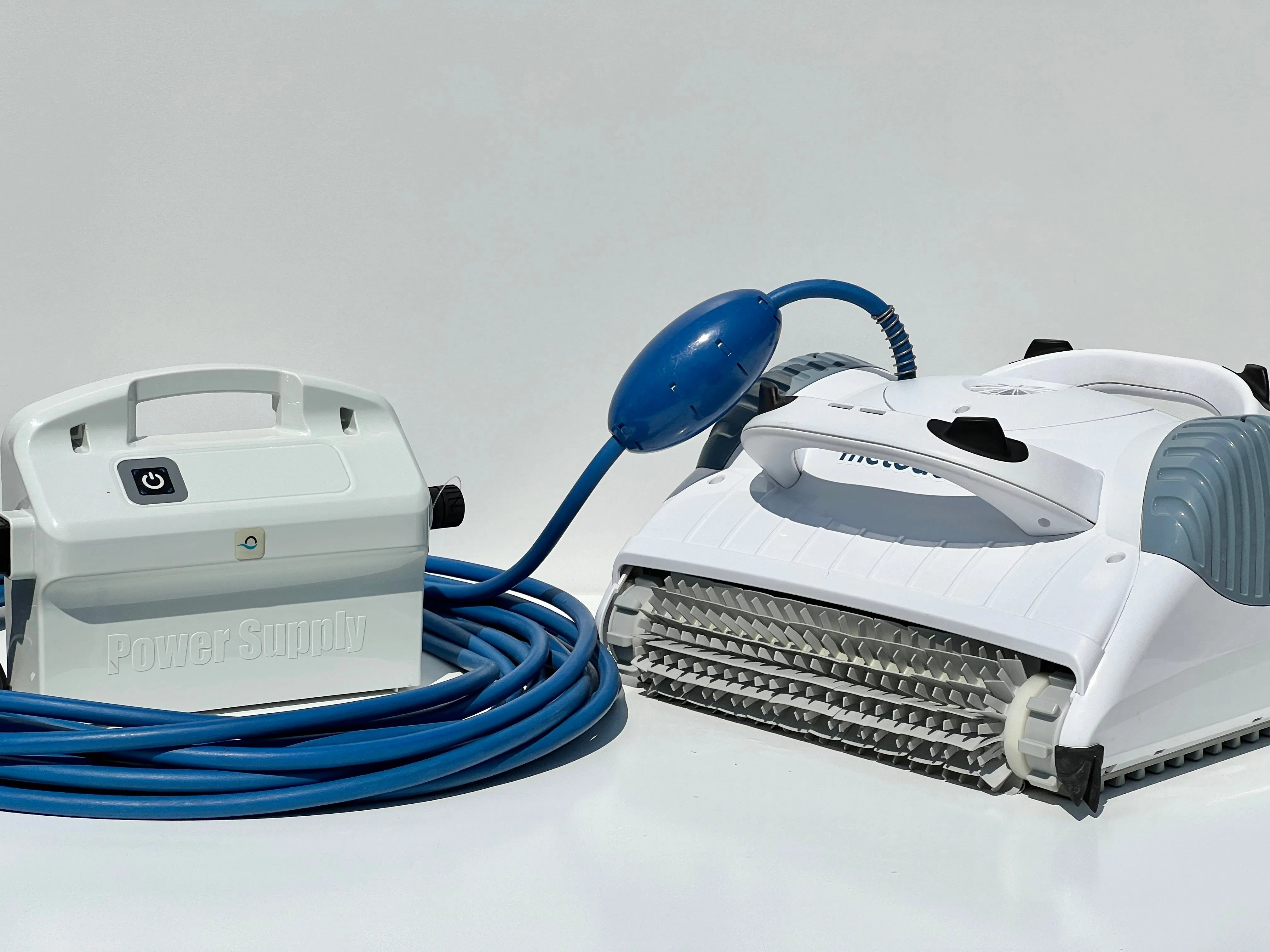 Dolphin Moby Pro Pool Robot - Used Certified – MetodoBlu